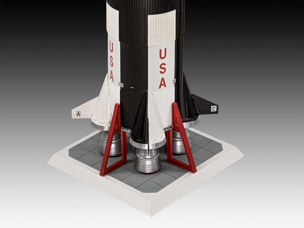 Revell Apollo 11 Saturn V Rocket 1/96 Scale 03704 • Canada's largest ...