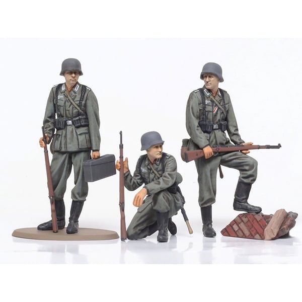 Tamiya WWII Wehrmacht Infantry Set 1/48 Scale 32602 • Canada's largest ...