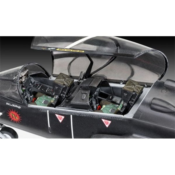 Revell Bae Hawk T2 1/32 Scale RVG 03852 • Canada's largest selection of ...