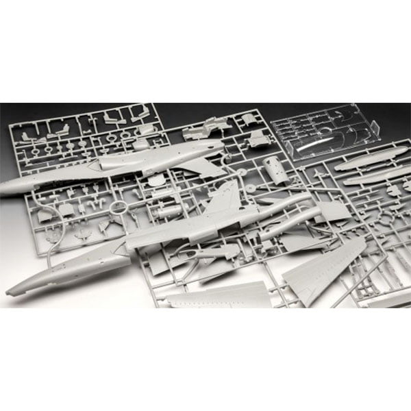 Revell Bae Hawk T2 1/32 Scale RVG 03852 • Canada's largest selection of ...