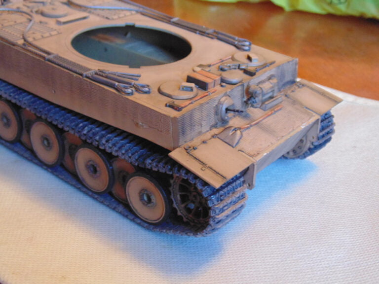 Tamiya German Tiger I Mid Production Tank Build Part 3 of a Series ...