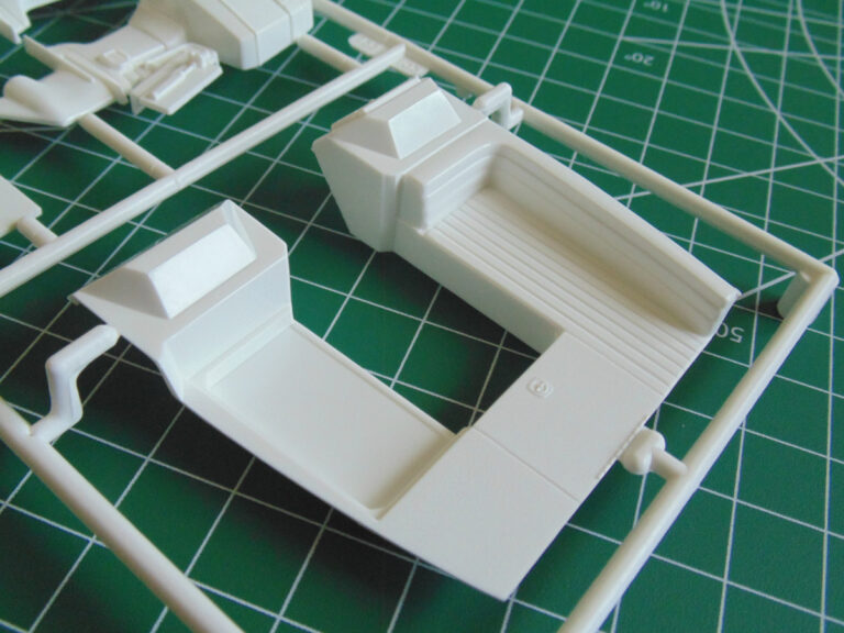 Revell 1980 Ford Bronco Bass Boat and Trailer Set Build Part 1 • Canada ...