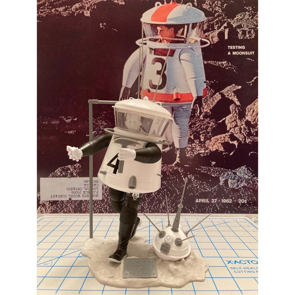 Monarch Models Moon Suit 1/10 Scale 801 • Canada's largest selection of ...