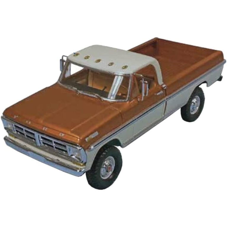 Moebius Models 1972 F-250 Ford Ranger XLT with Snow Plow 1/25 Scale ...