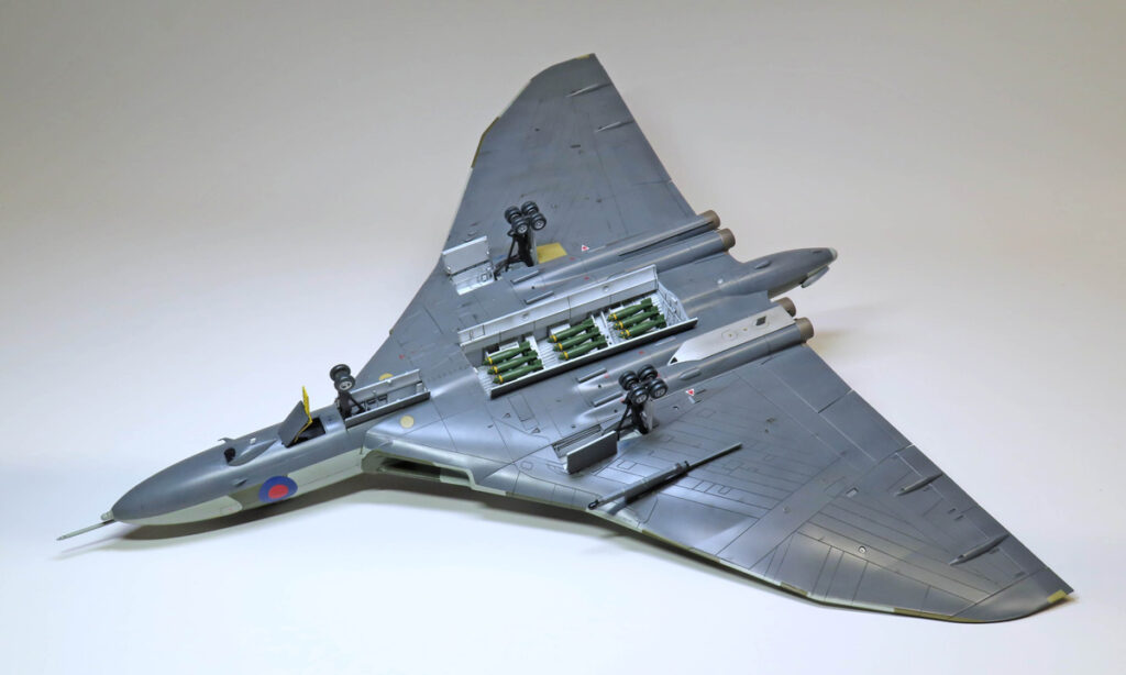 Airfix Avro Vulcan Black Buck Build and Review Part 15 Completed Images ...